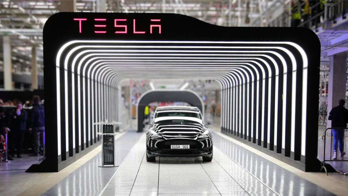 Tesla va encore transformer l'industrie automobile avec sa Giga Press